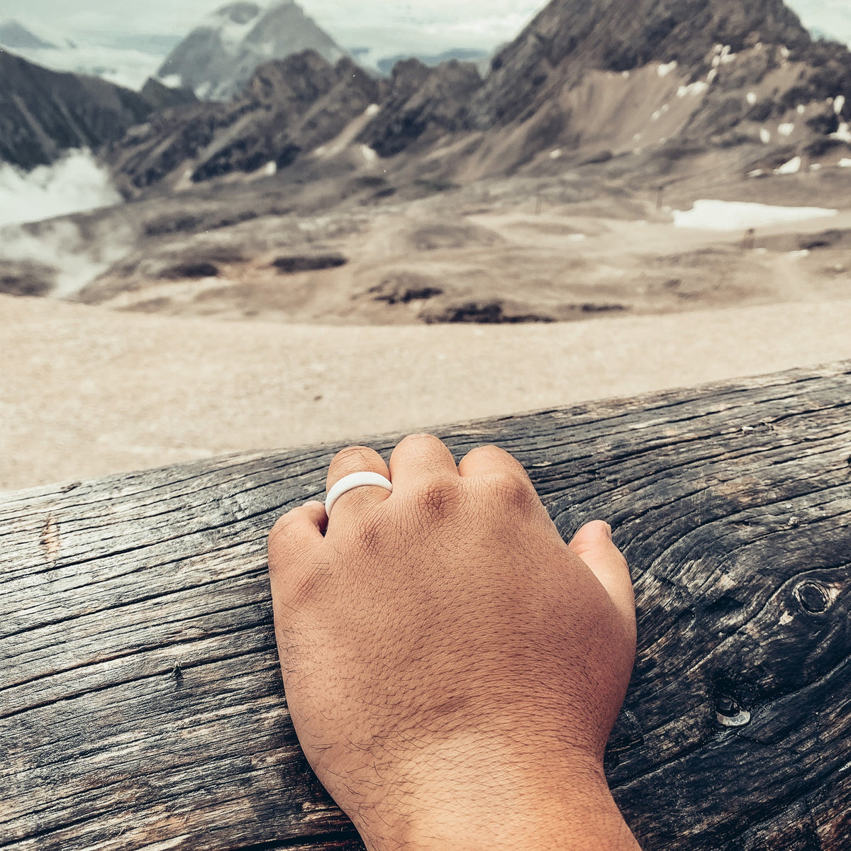 SR1 Arctic White | Der bequeme Ring aus Silikon in Weiß – SOLID RINGS